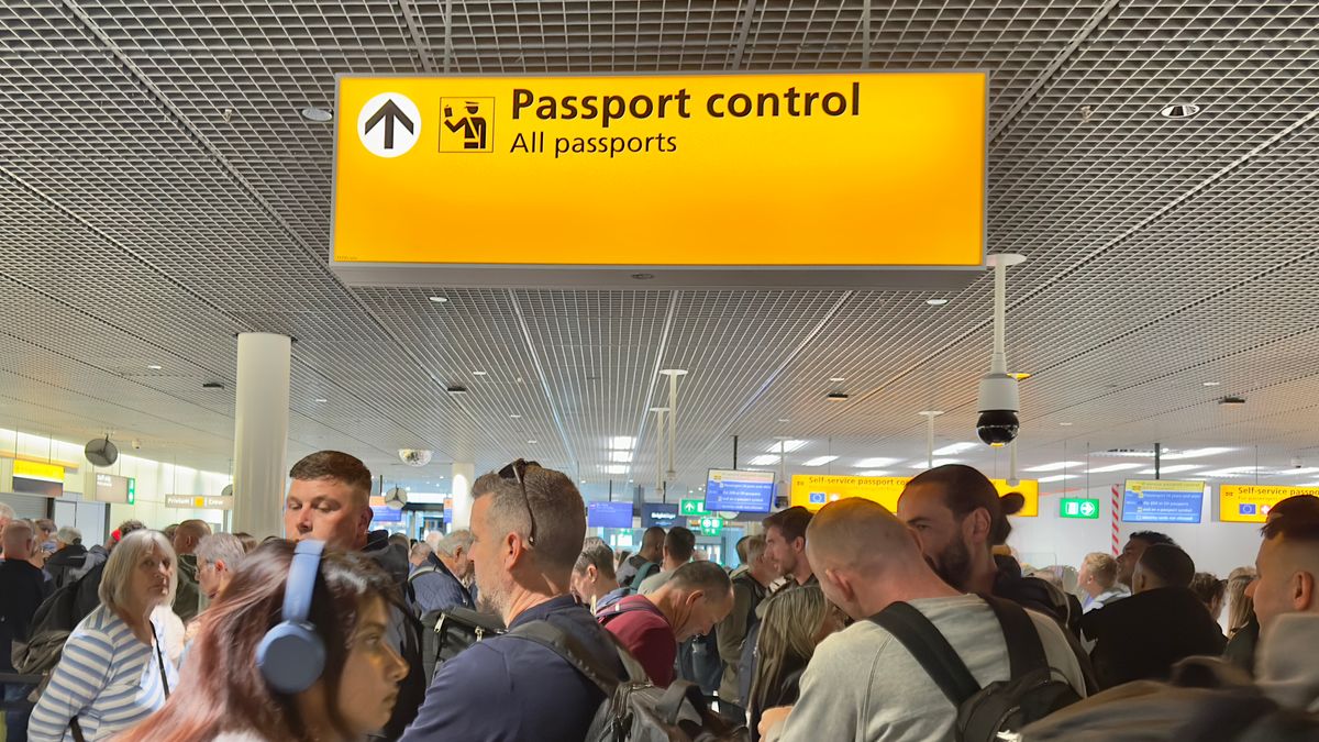 EU's New Biometric Entry System Sparks Airport Chaos